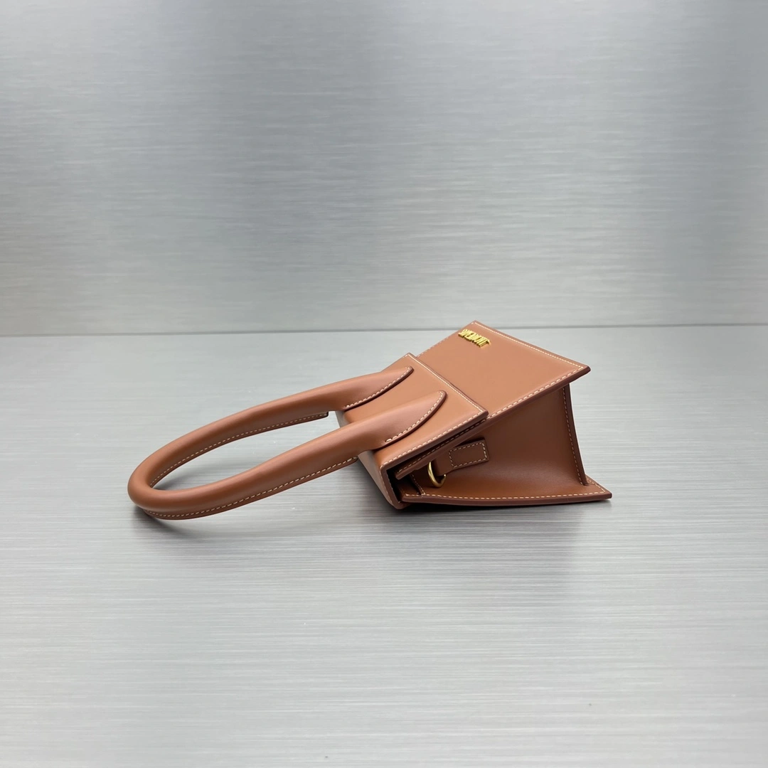High accuracy Jacquemus Top Handle Bags