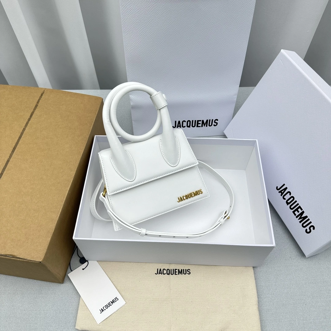 Indistinguishable Jacquemus Top Handle Bags