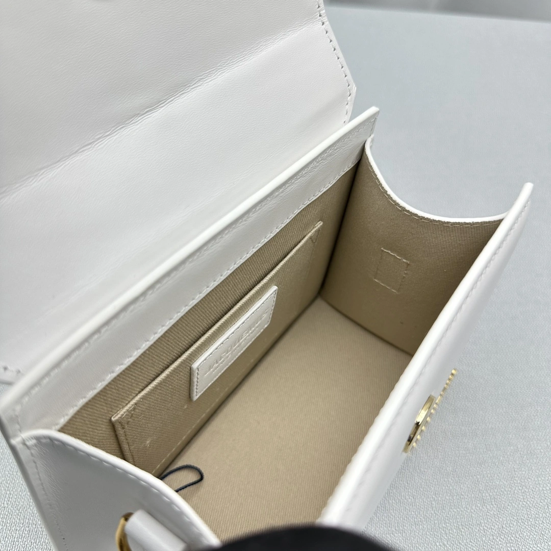 Indistinguishable Jacquemus Top Handle Bags