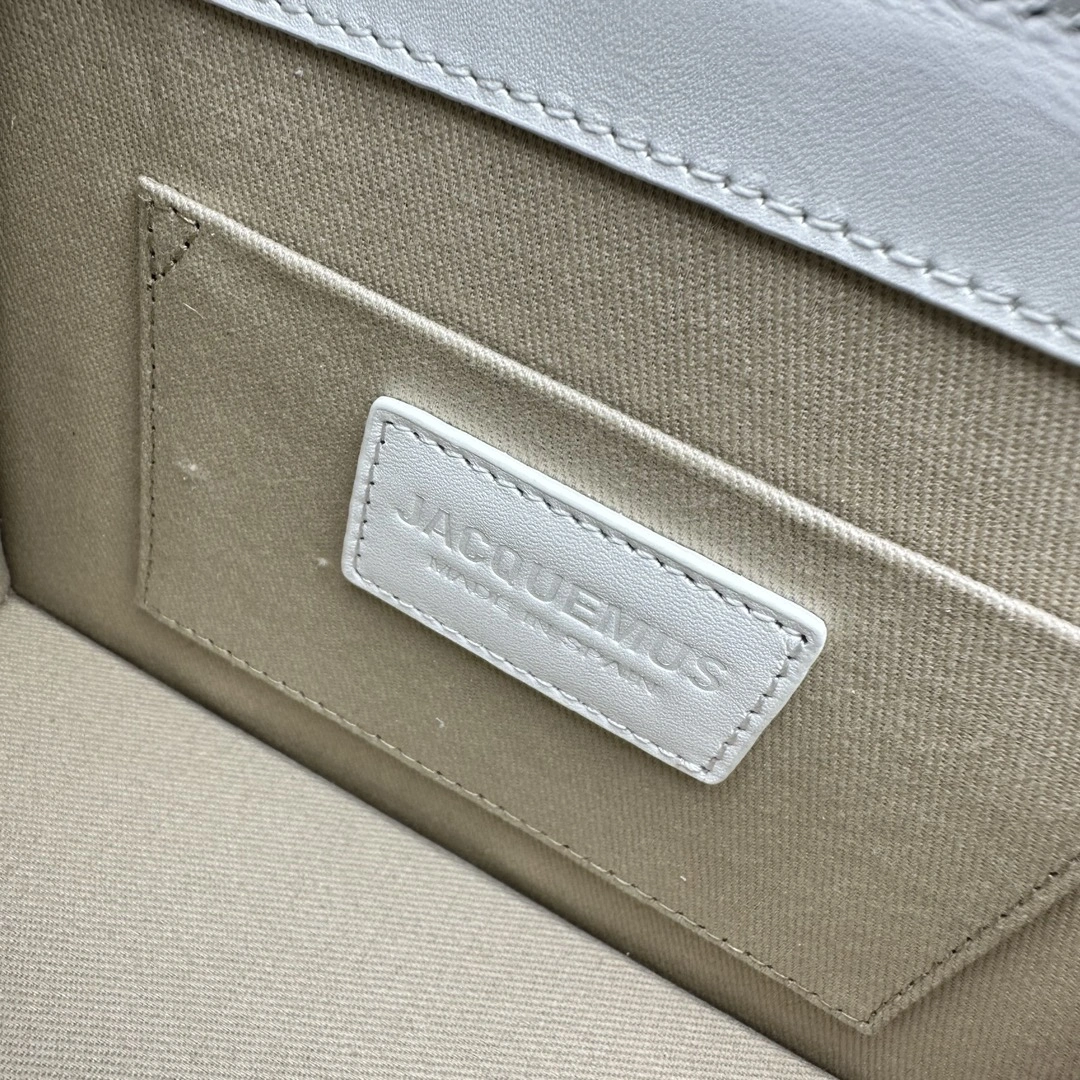 Indistinguishable Jacquemus Top Handle Bags