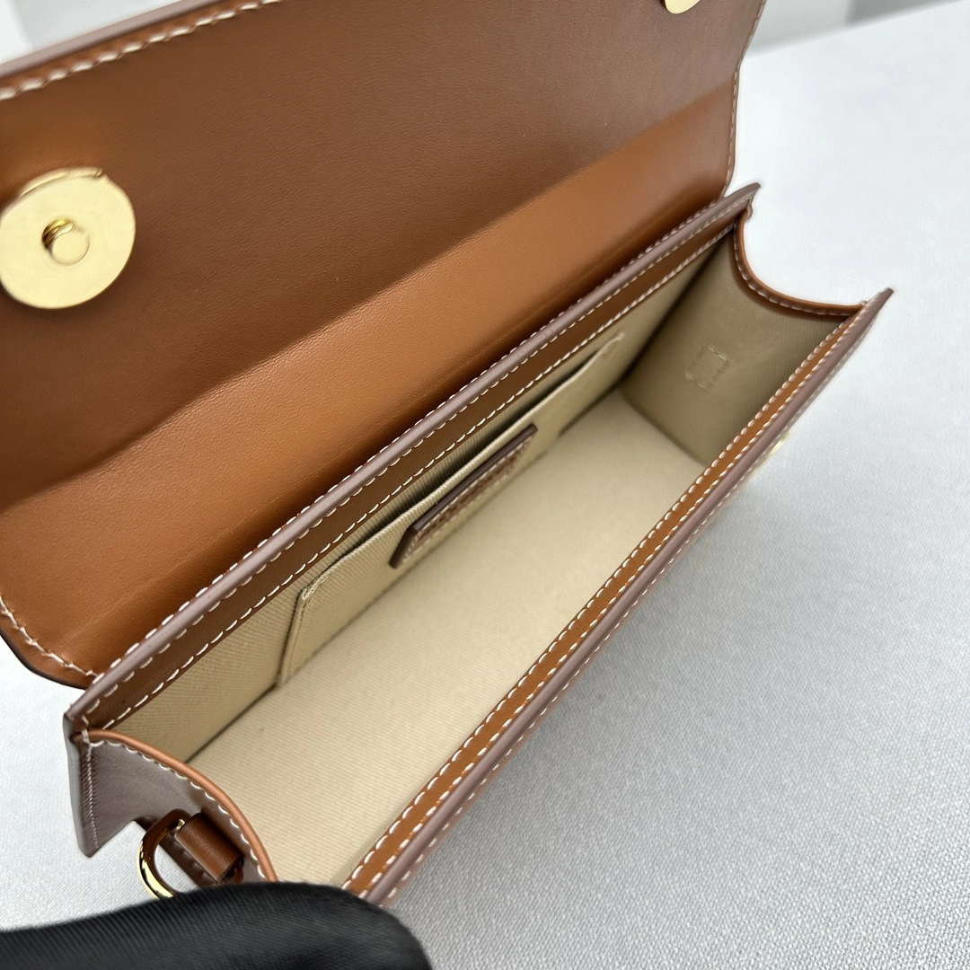 Top match Jacquemus Top Handle Bags