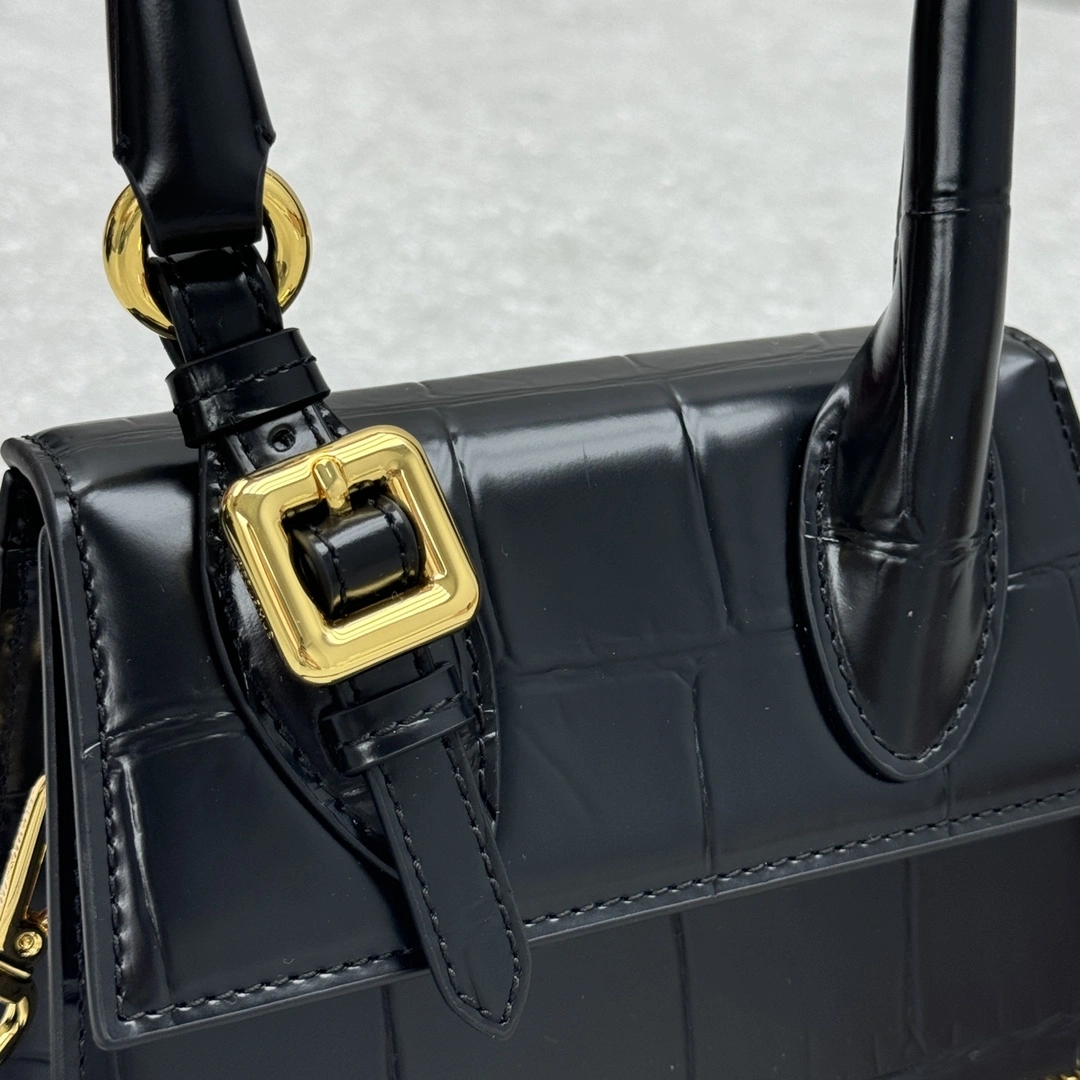 High accuracy Jacquemus Top Handle Bags