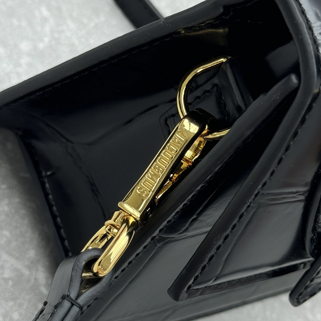 High accuracy Jacquemus Top Handle Bags