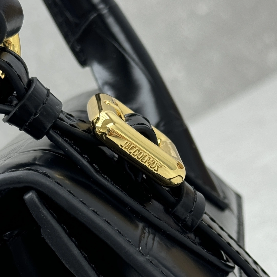 High accuracy Jacquemus Top Handle Bags