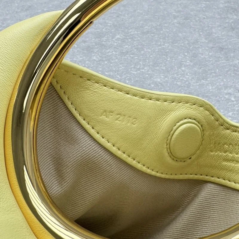 Bargain Jacquemus Top Handle Bags