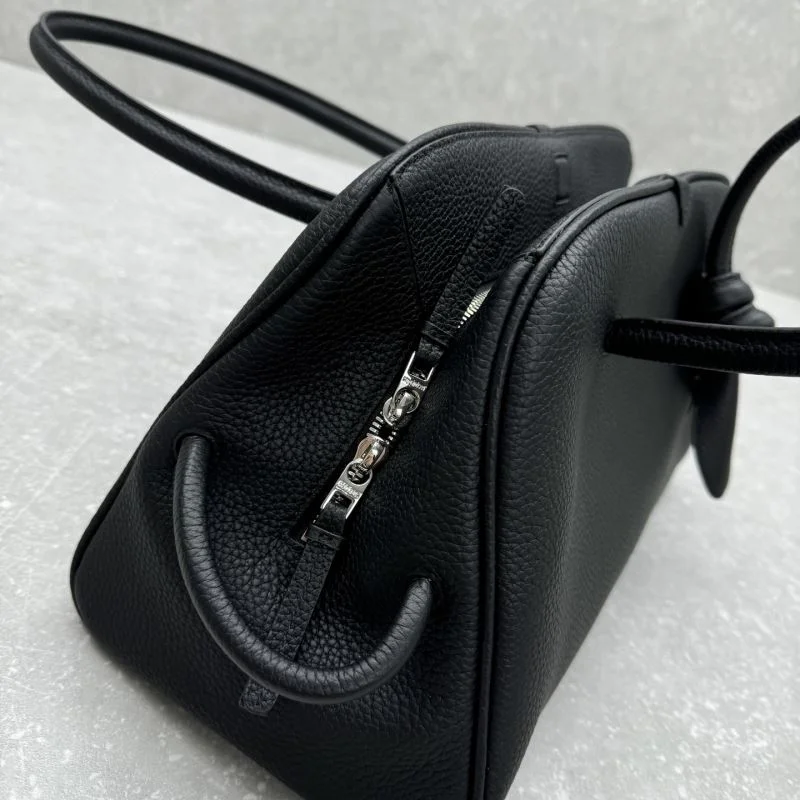 Inexpensive Jacquemus Top Handle Bags