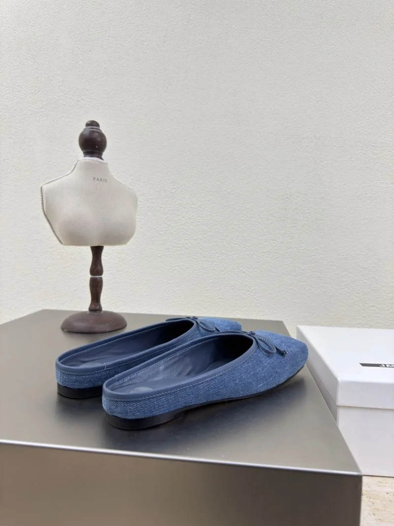 Low-cost Jacques Sandals