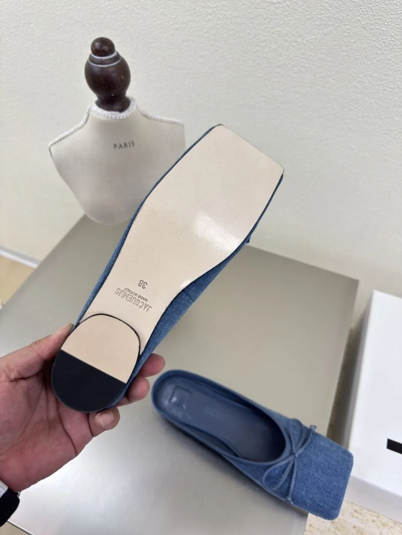 Low-cost Jacques Sandals