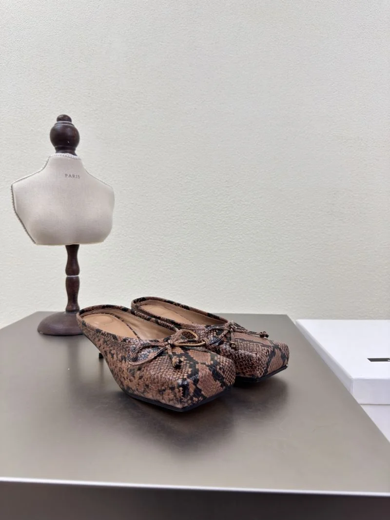 Exact replica Jacques Sandals