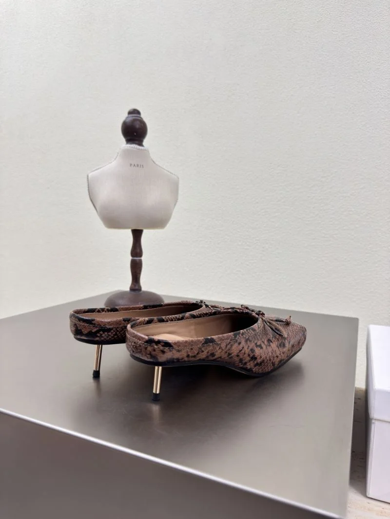 Exact replica Jacques Sandals