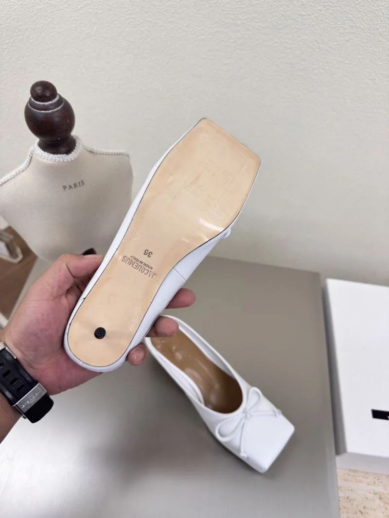 Indistinguishable Jacques Sandals