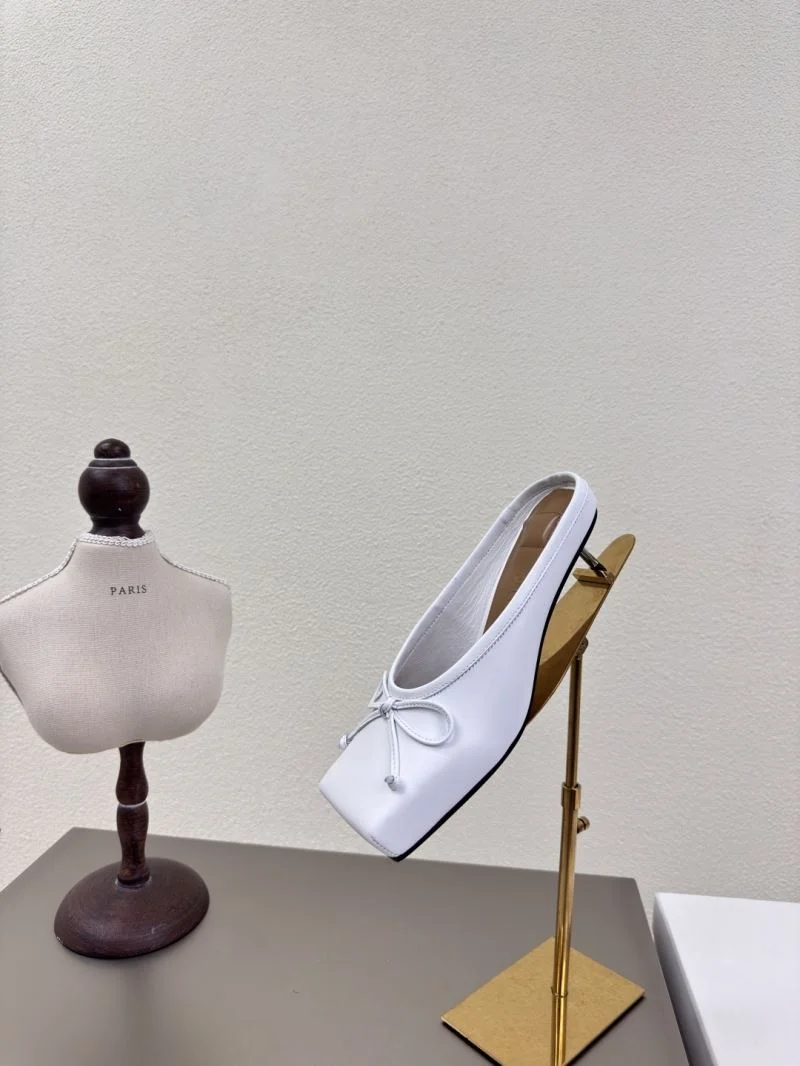 Indistinguishable Jacques Sandals