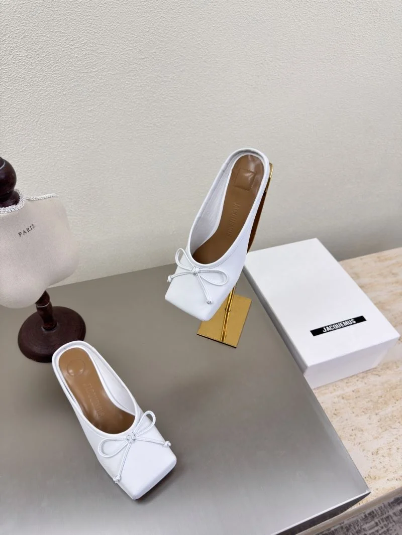 Indistinguishable Jacques Sandals