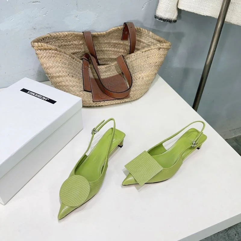 Low-cost Jacques Sandals
