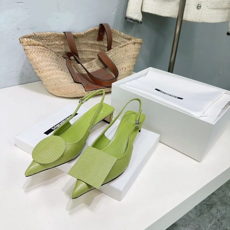 Low-cost Jacques Sandals