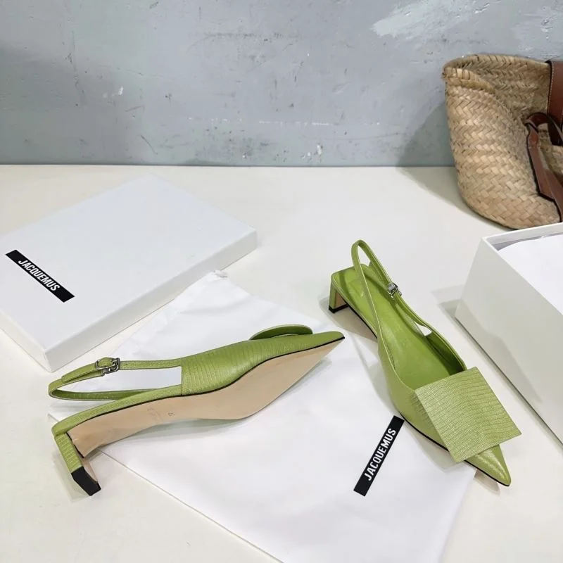 Low-cost Jacques Sandals