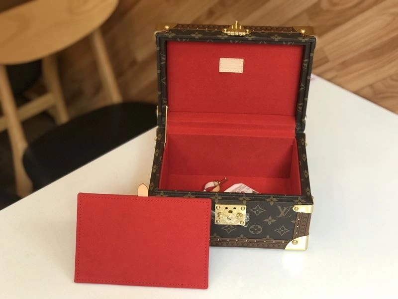 Perfect replica Jewelry Box