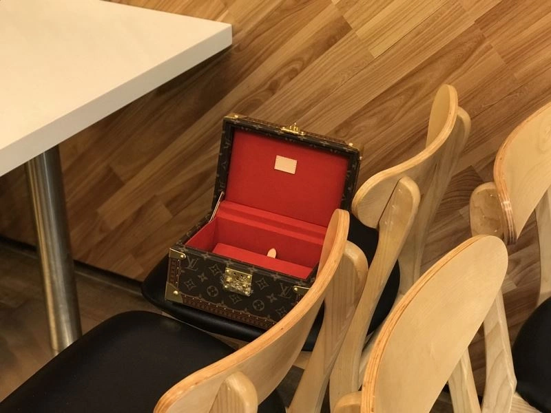Perfect replica Jewelry Box
