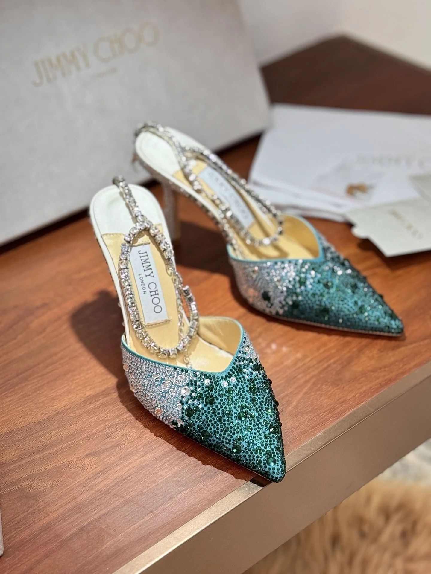 Low-cost Jimmy Choo Sandals