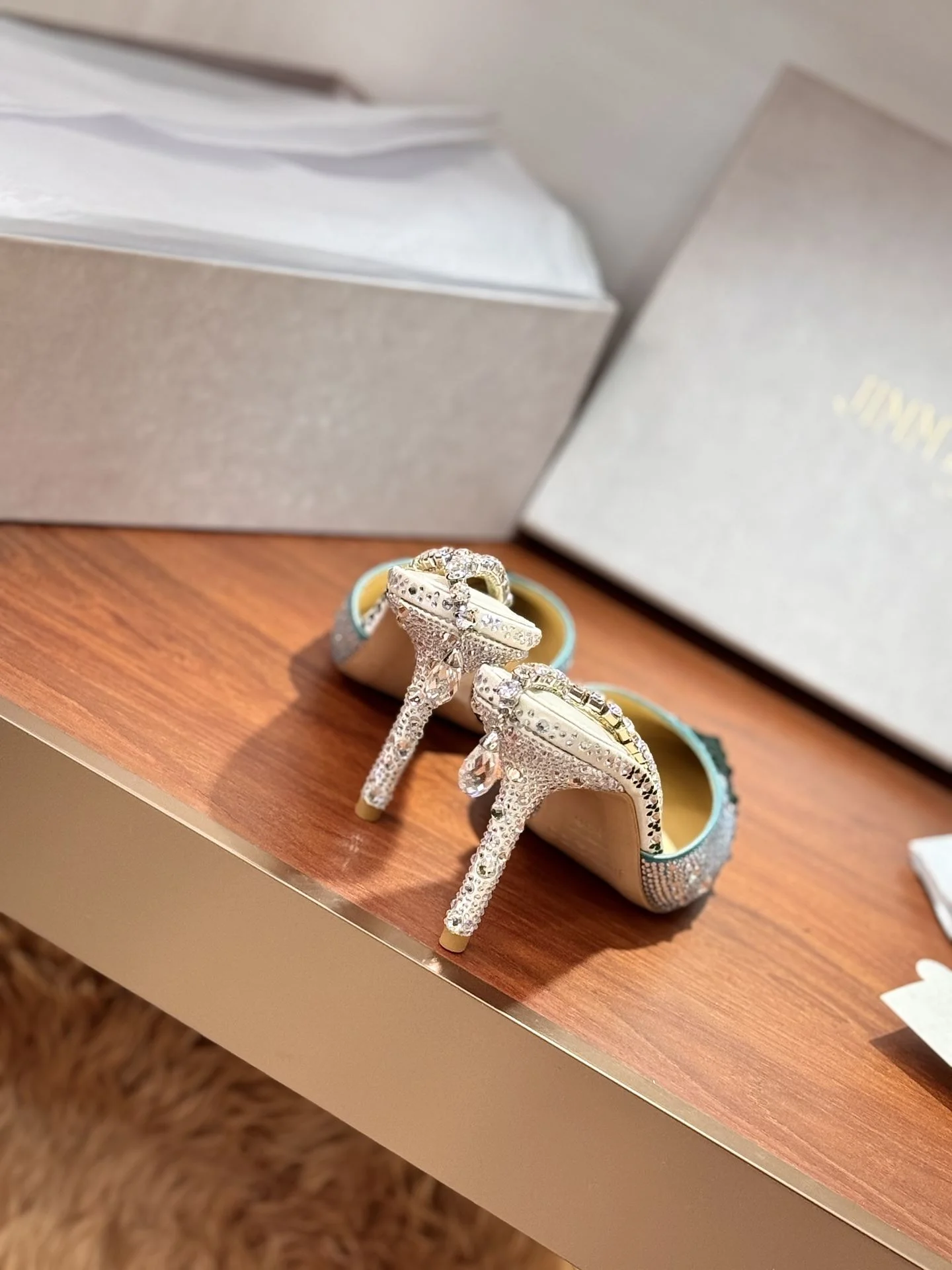 Low-cost Jimmy Choo Sandals