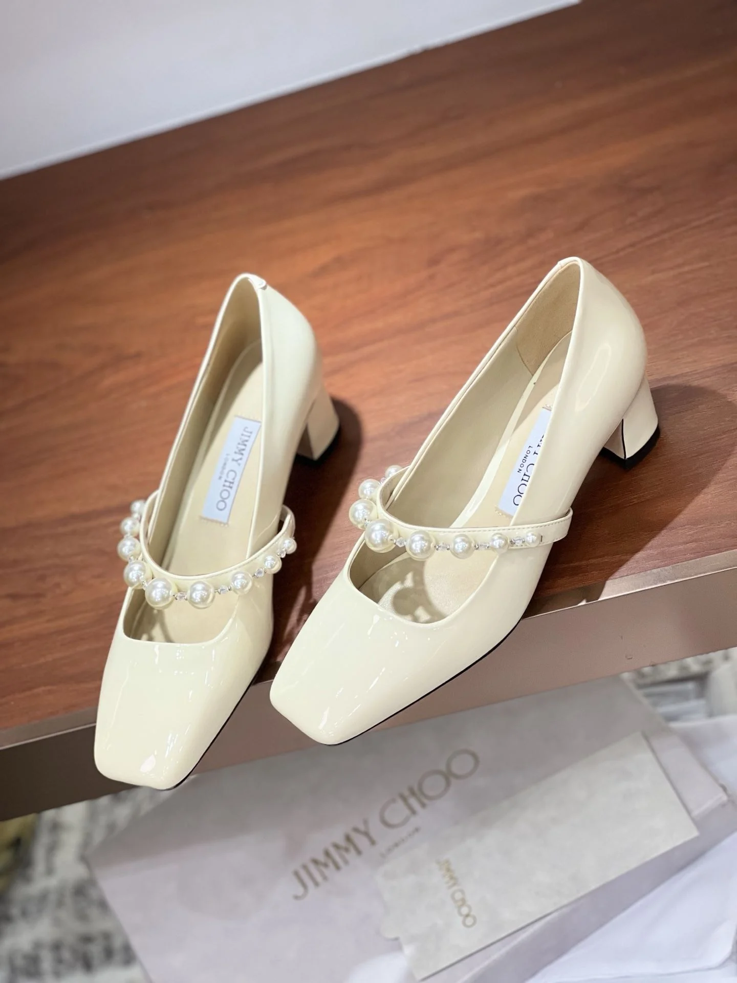 Exact replica Jimmy Choo Shoes