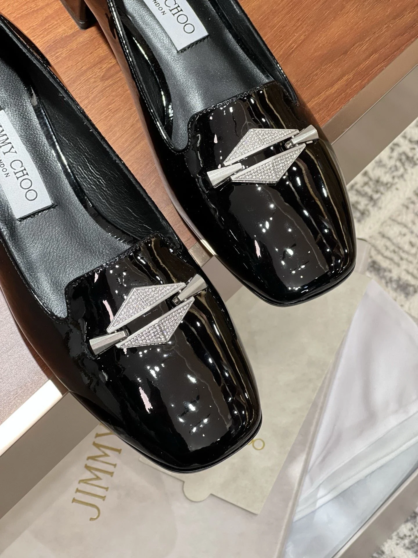 Low-cost Jimmy Choo Shoes