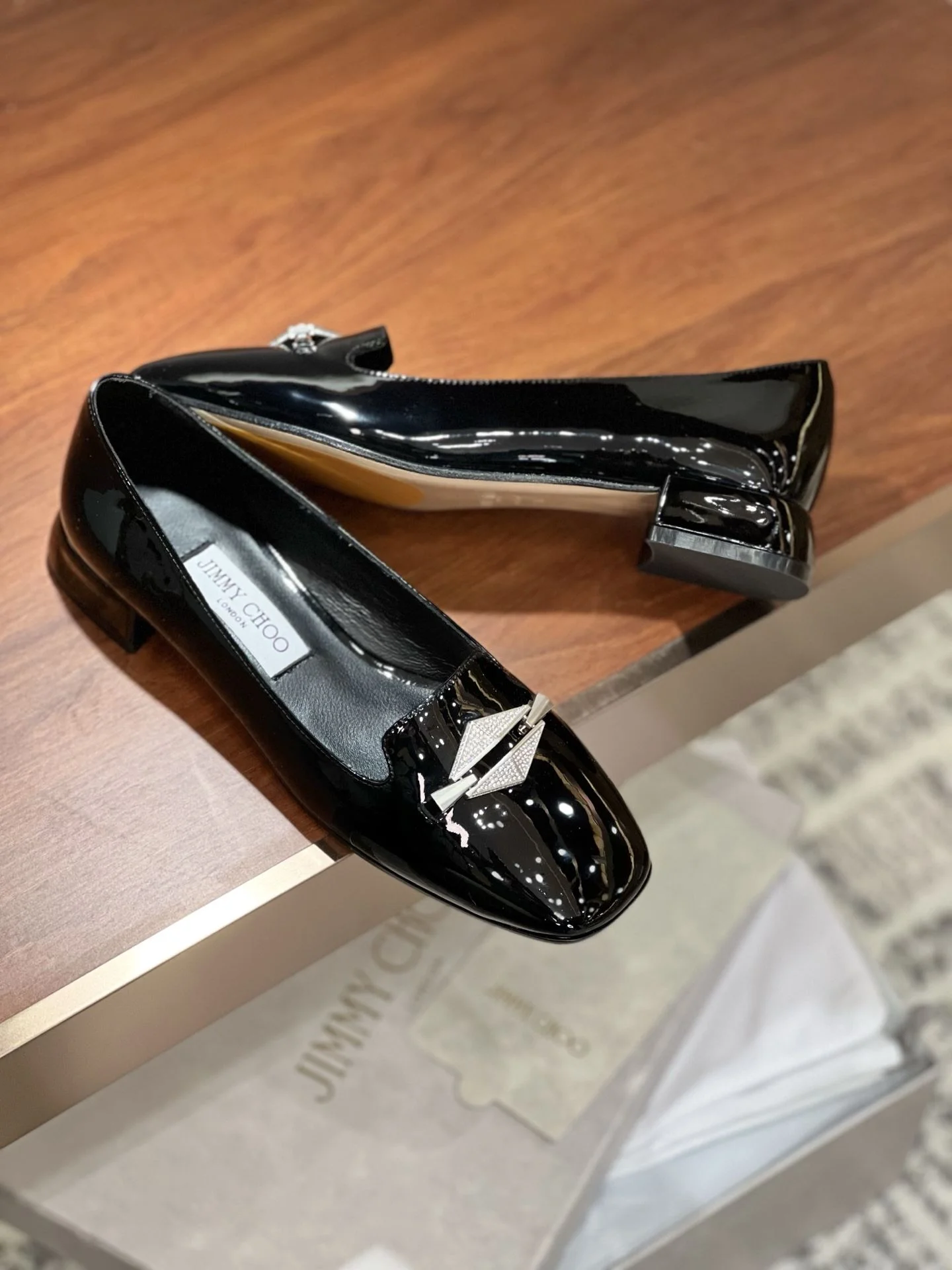 Low-cost Jimmy Choo Shoes