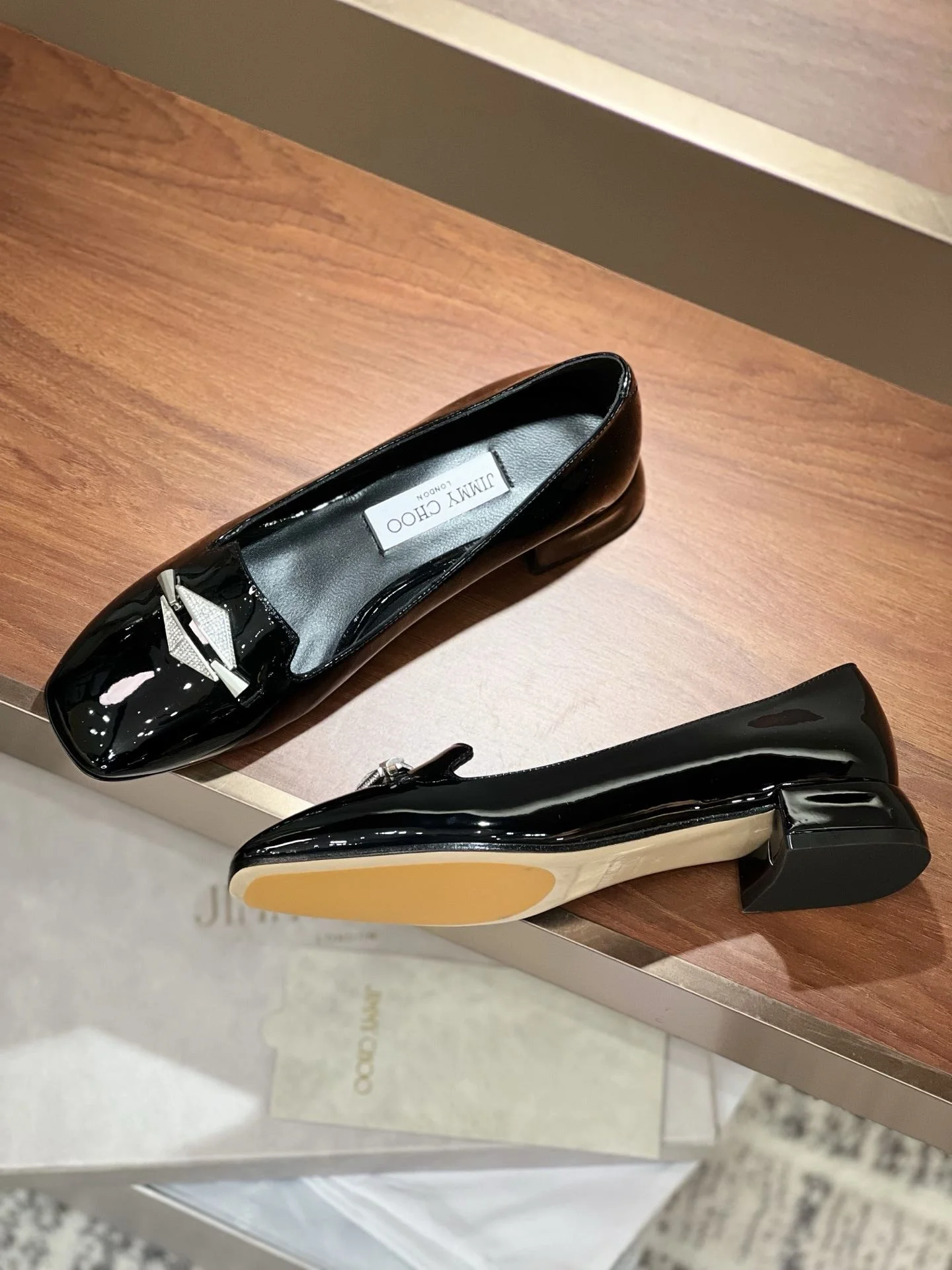 Low-cost Jimmy Choo Shoes