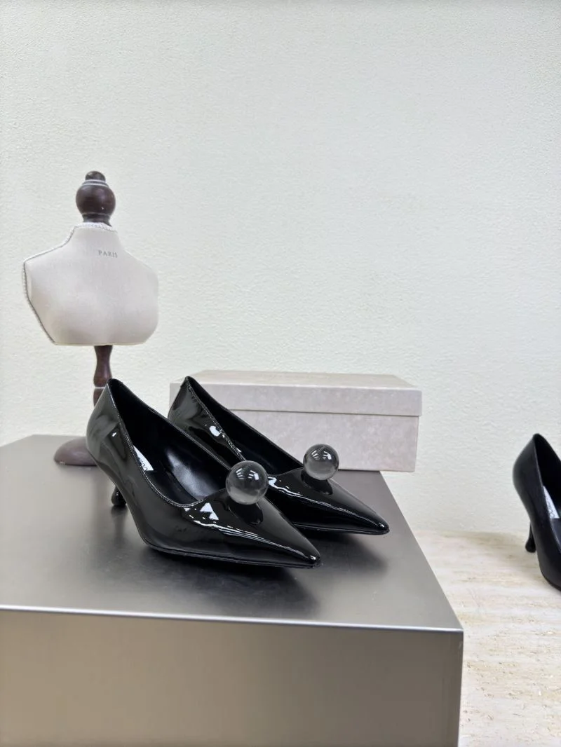 Low-cost Jimmy Choo Shoes