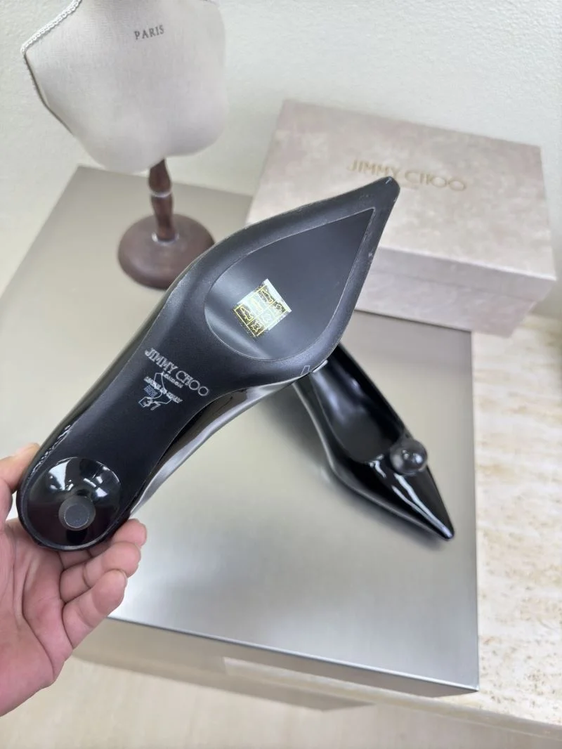 Low-cost Jimmy Choo Shoes