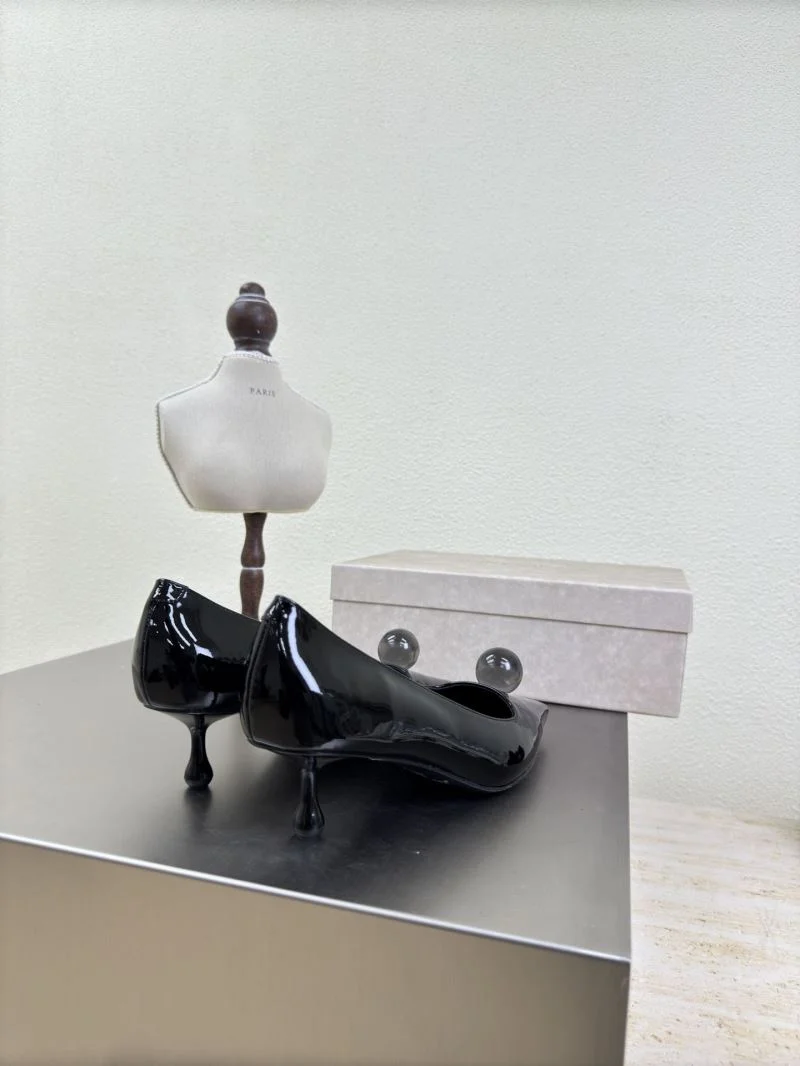 Low-cost Jimmy Choo Shoes