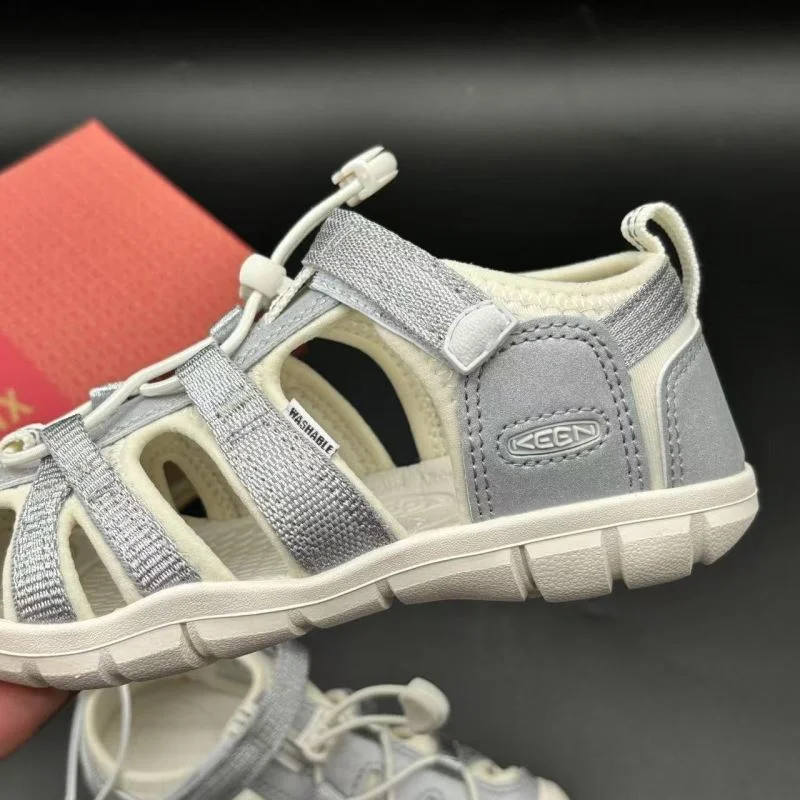 Accurate model KEEN SHOES