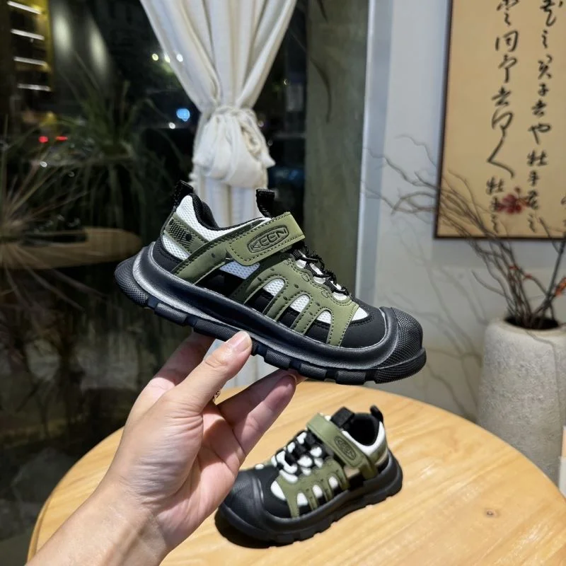 Accurate model KEEN SHOES