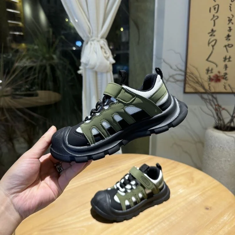 Accurate model KEEN SHOES