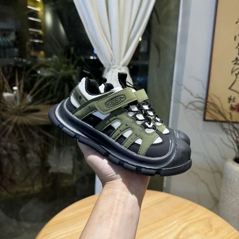 Accurate model KEEN SHOES