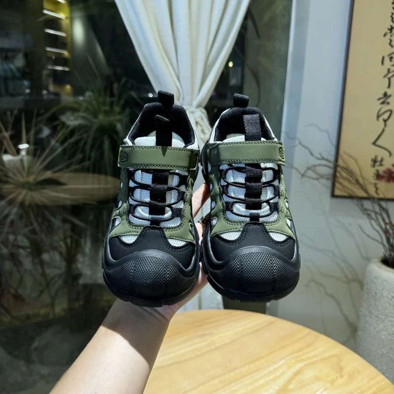Accurate model KEEN SHOES