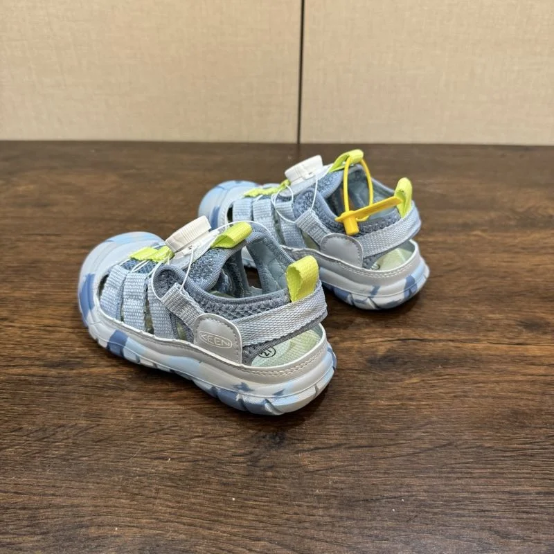 Accurate model KEEN SHOES
