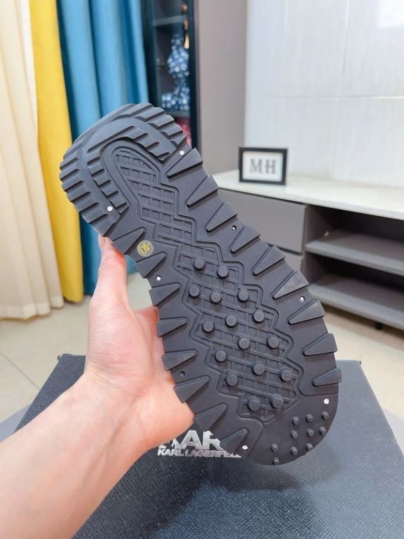 Top mirror Karl Shoes
