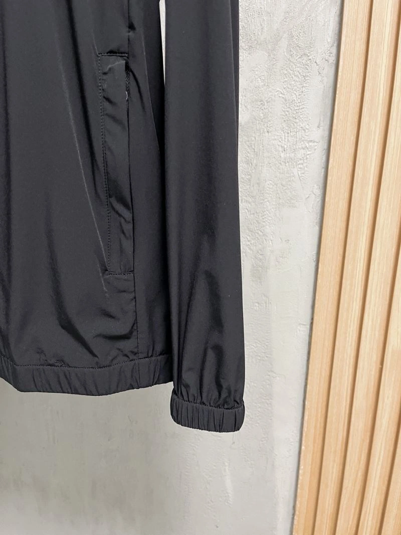 Low-cost Kiton Sunscreen Jacket