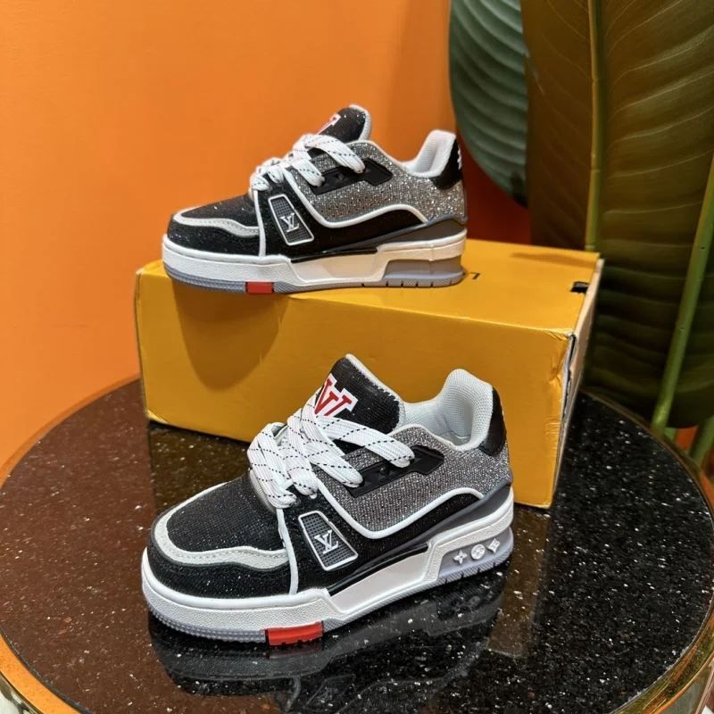 Top match LOUIS VUITTON SHOES