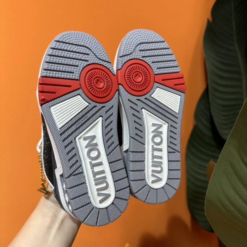 Top match LOUIS VUITTON SHOES