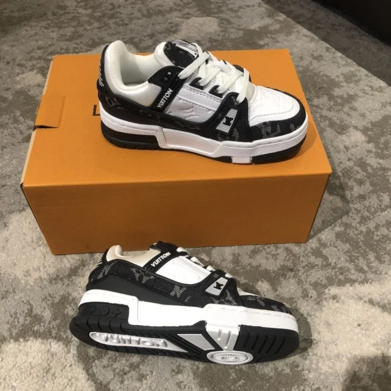 Top match LOUIS VUITTON SHOES
