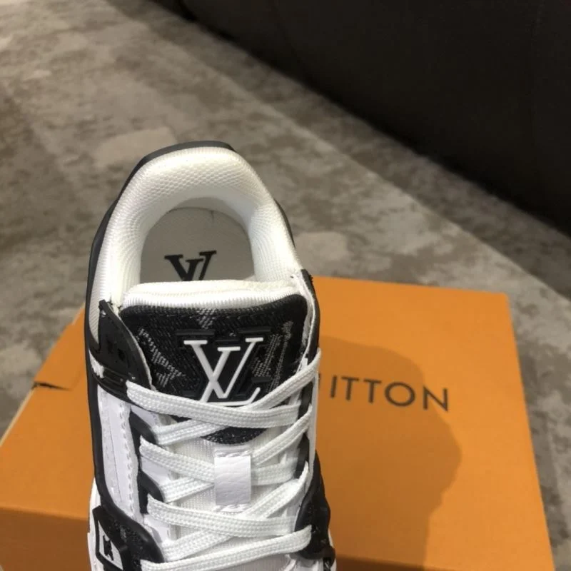 Top match LOUIS VUITTON SHOES
