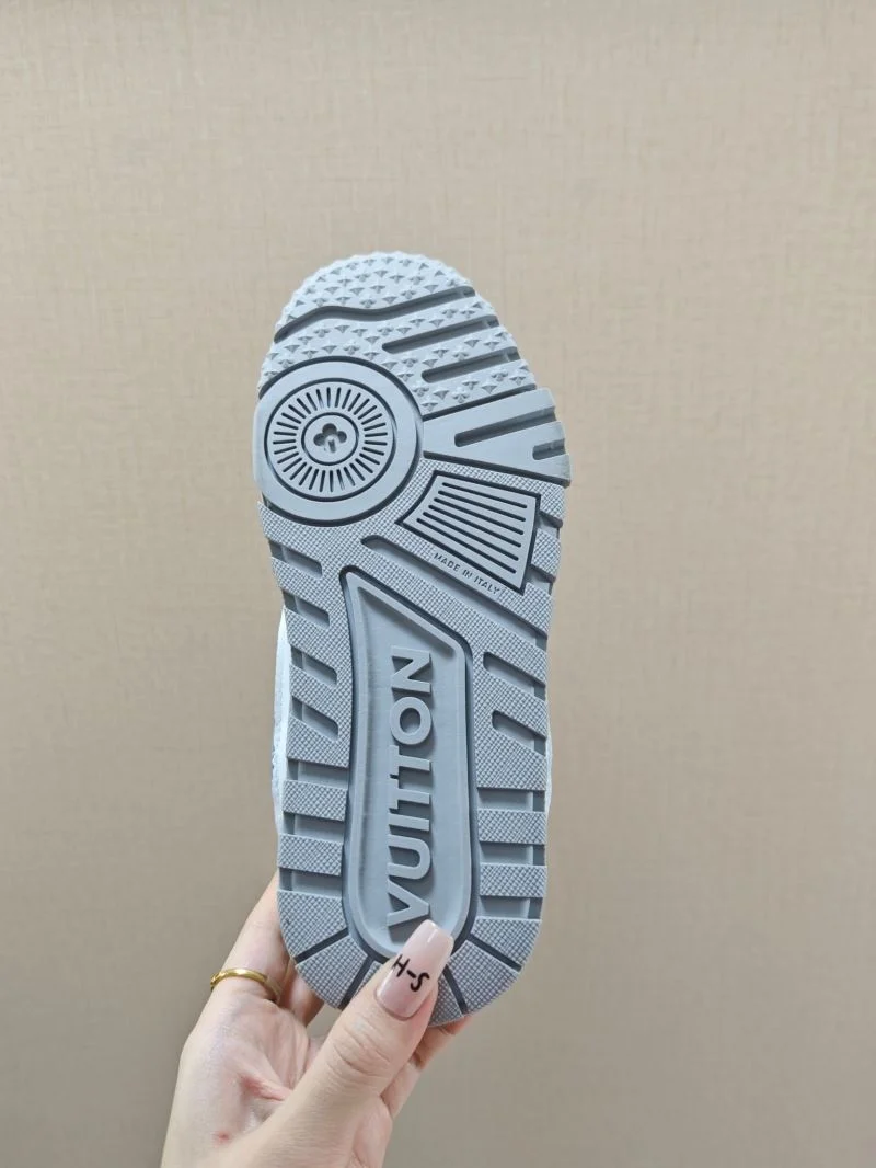 Reasonably priced LOUIS VUITTON SHOES