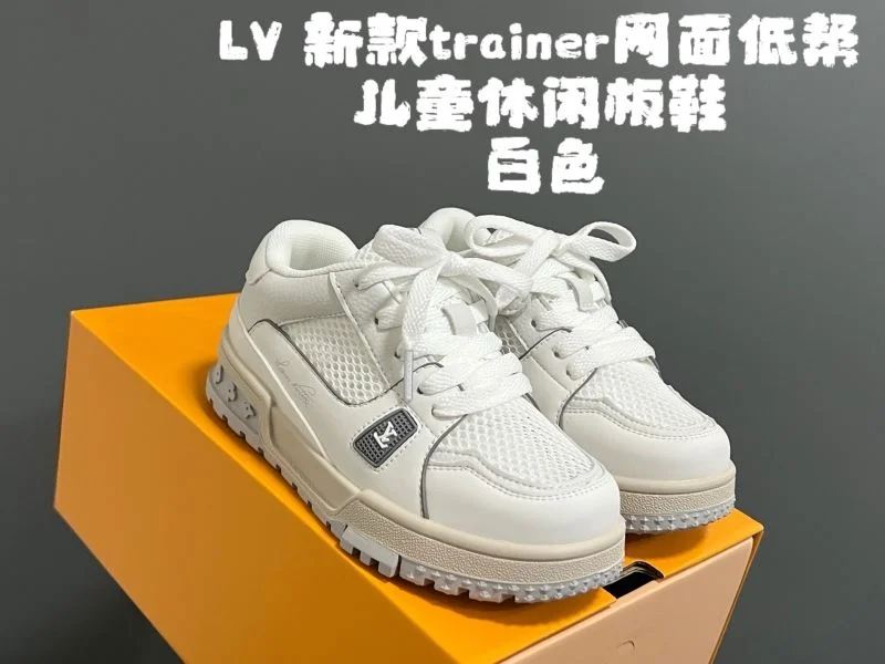 Top match LOUIS VUITTON SHOES