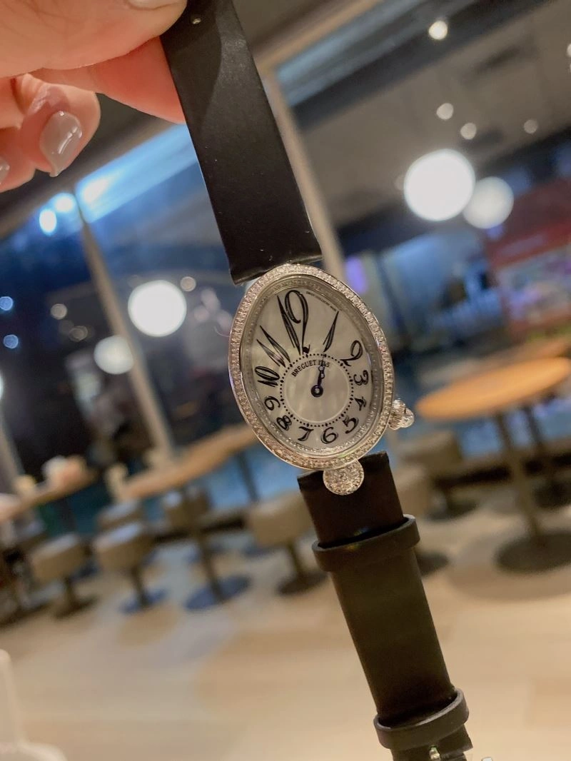 LOUIS VUITTON Watches