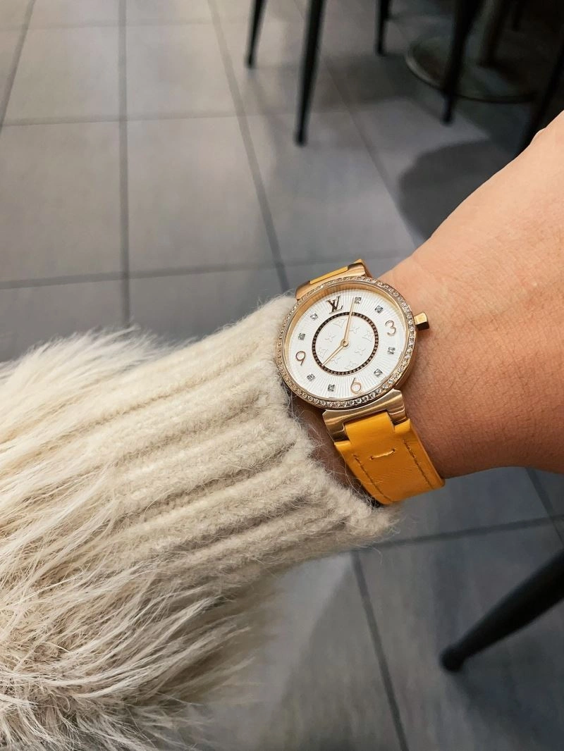 Indistinguishable LOUIS VUITTON Watches