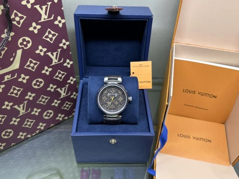LOUIS VUITTON Watches