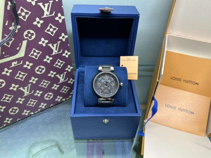 LOUIS VUITTON Watches
