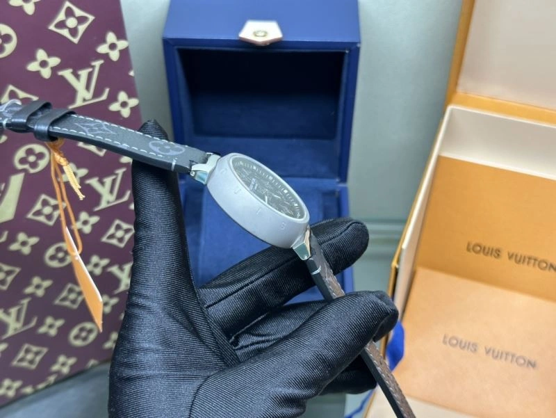 Original LOUIS VUITTON Watches